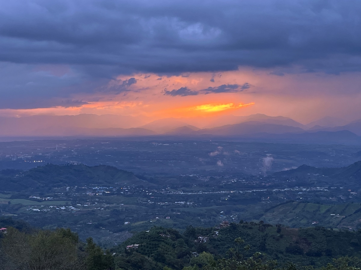 The best views of the city of Pereira - Cabins for Rent in Pereira ...