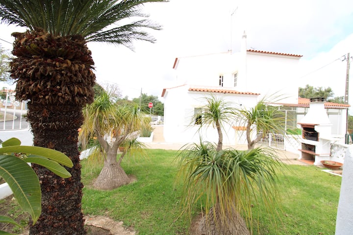 Villa Raposo – Refúgio Com Jardim - Carvoeiro