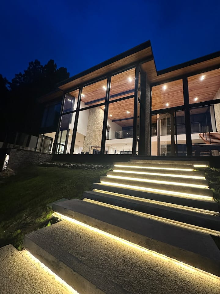 New Luxury Estate. 16 Guests. Lake View. Golf, Ski - Argentina