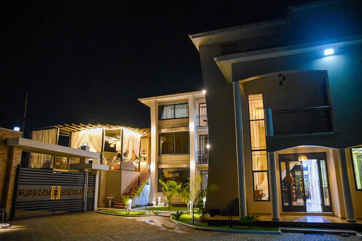 Milele Villa-cinema, Gym, Pool, Bar-bobiwine Rd. - Uganda