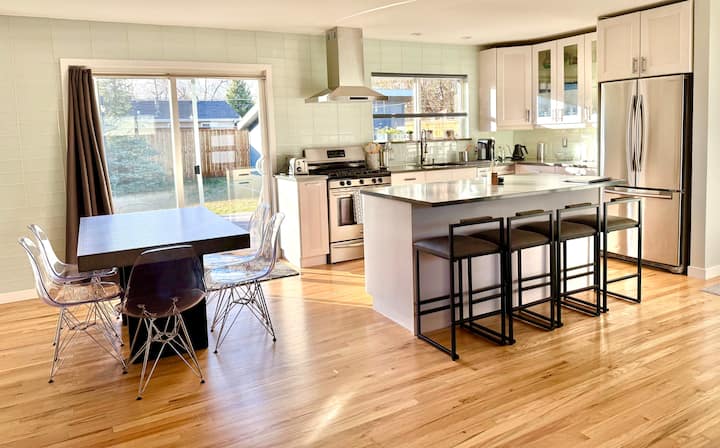 New! Modern Home W/ Hot Tub In Central Boulder - Boulder, CO