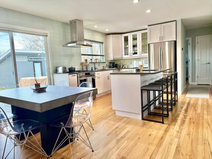 New! Modern Ranch W/ Hot Tub In Central Boulder - Boulder, CO