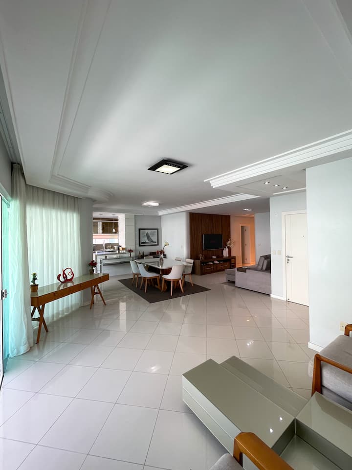 Amplo Apartamento Próximo Ao Mar - Pôrto Belo