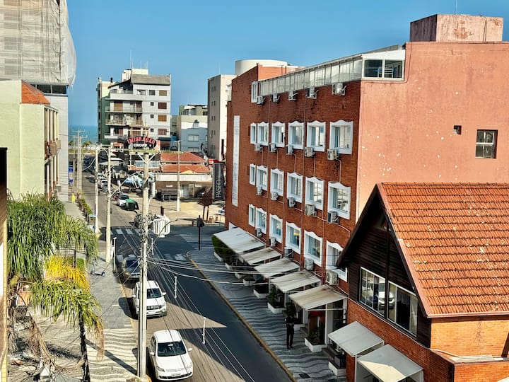 200m Praia, Apt 1 Dorm, Sacada, Ar, Junto A Praça - Capão da Canoa