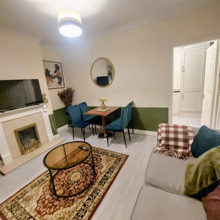 Great For Contractors Sleeps 5|3-bedhouse|parking - Warrington