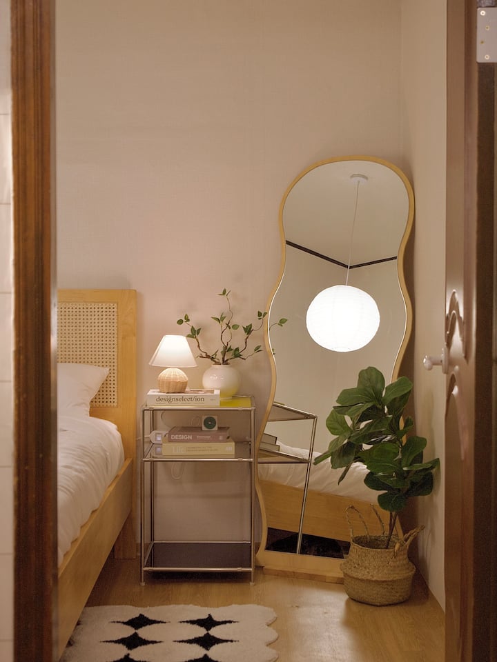 [신규50%할인] 6인/무료짐보관/침대3개/한강공원2분/망원시장/망리단길/yg/홍대/합정 - Seoul