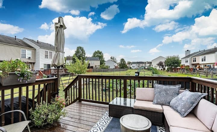Townhome | Modern Comfort Meets Homey Charm - Newark, DE
