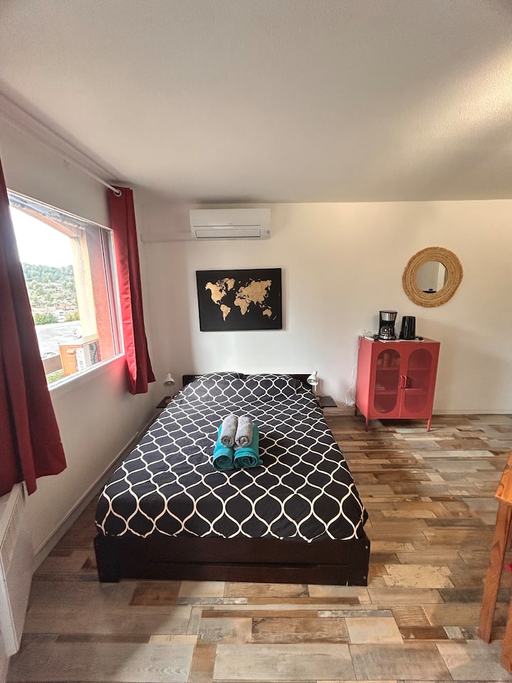 Studio Au Calme Wi-fi, Parking, Clim Réversible - Gréoux-les-Bains