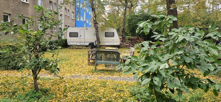 Beheizter Wohnwagen Mit Küche Und Duschbad - Berlijn