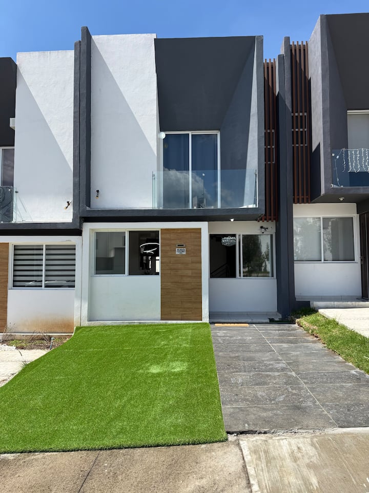 Casa Valessa En Zona Exclusiva - Morelia