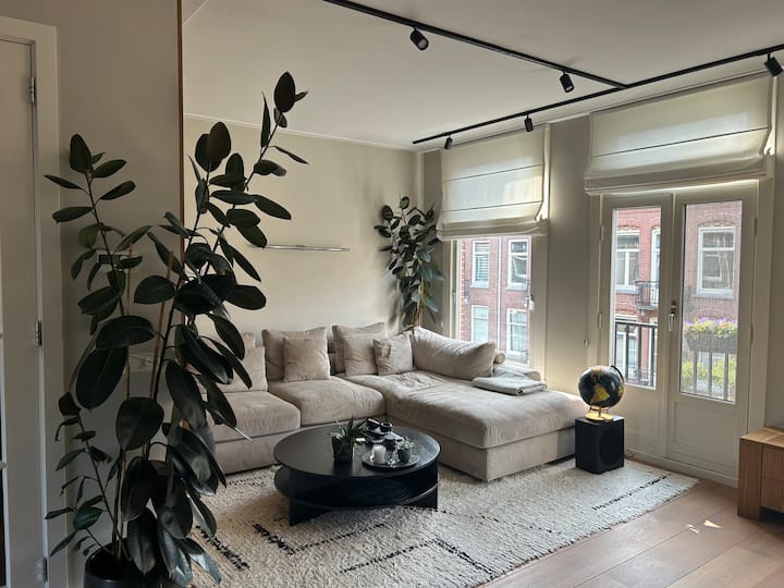 Ruim Appartement In De Populaire Wijk Oud-zuid - Amsterdam