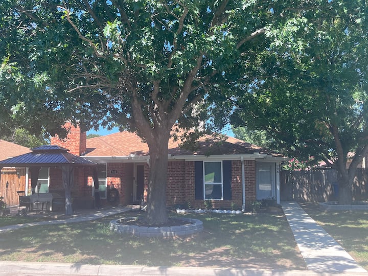 Modern & Cozy Grapevine Home  2 Bed / 2 Bath - Grapevine