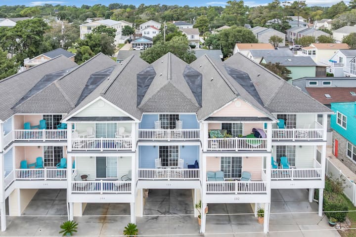 Holly House | Poolside | Near Beach Getaway - North Myrtle Beach, SC