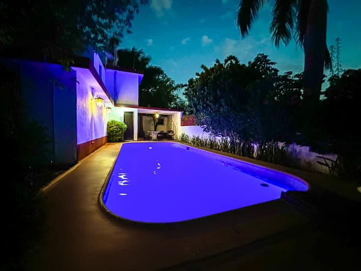 Gran Alojamiento 6 Px. + Piscina Compartida - Mérida, México