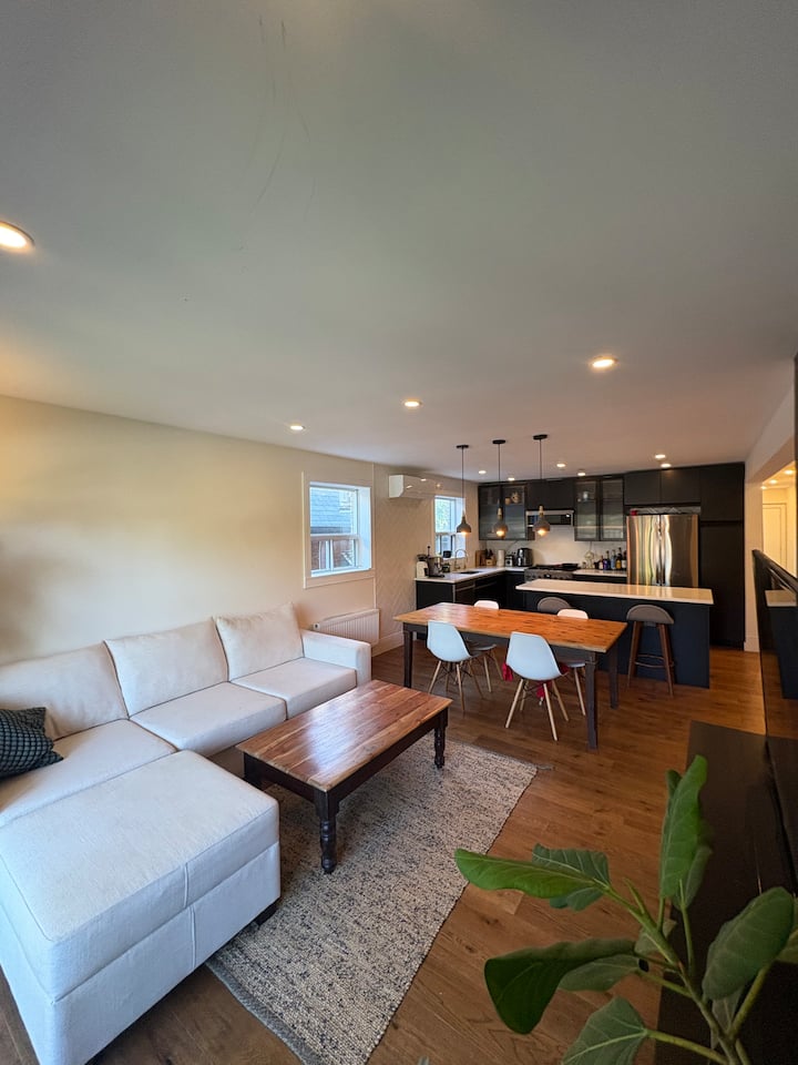 Cozy 1br + Office Near Dt & Steps From Lake Front - 多倫多