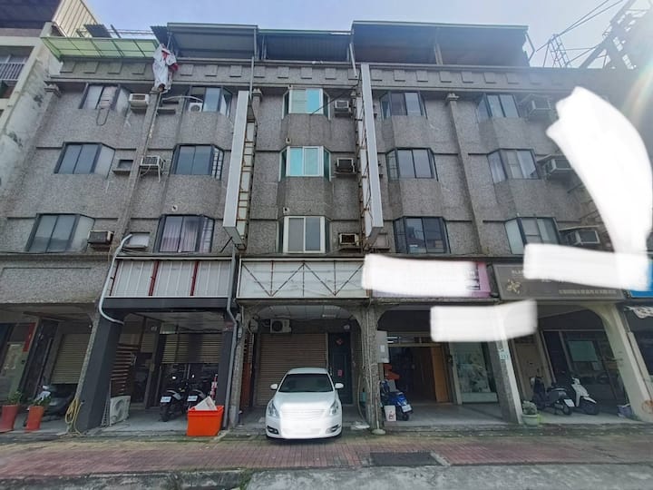 Roadside Shops And Live For City Center Of Rent. - Kaohsiung City