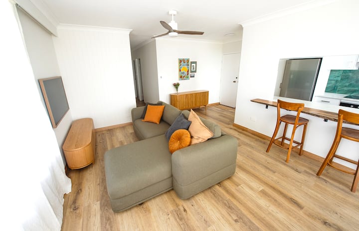 Rocky Beach Retreat | Entire Apartment | Sleeps 6 - Port Macquarie