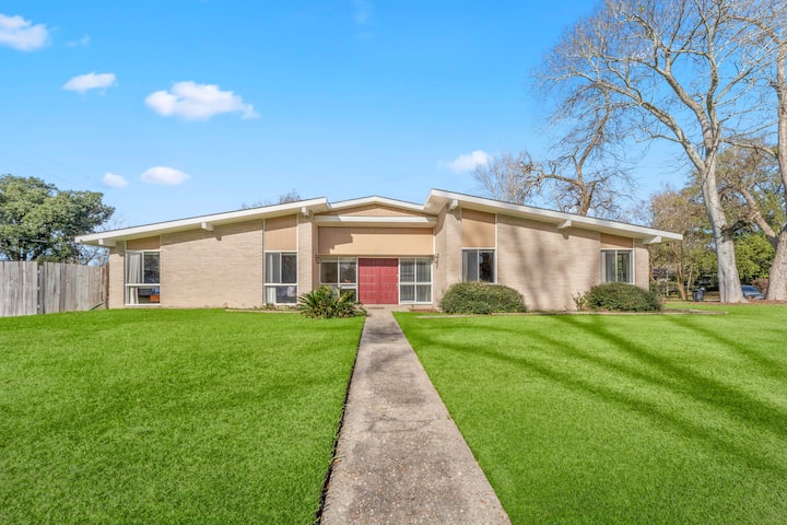 Spacious 4br | Game Room | Conveniently Located - Bâton-Rouge, LA