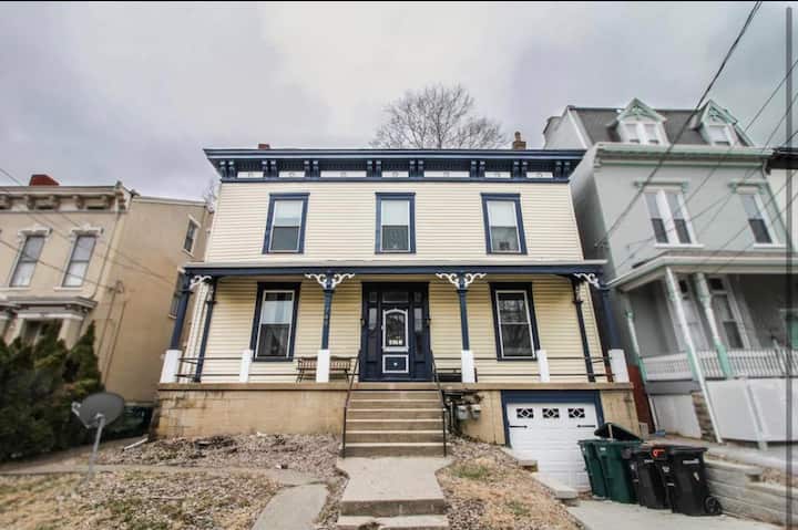 Spacious Apt Near Downtown In Incline District #2 - Cincinnati, OH