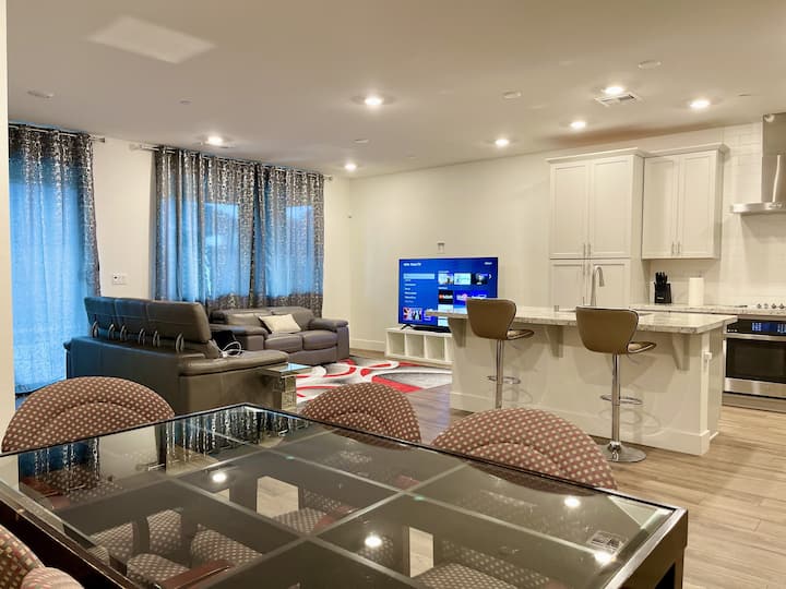 Spacious & Elegant Home Near Park & Shopping - Rancho Cordova, CA