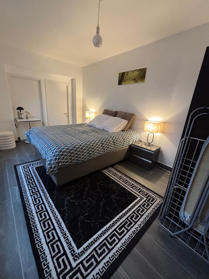 F2 éQuipé Calme Jardin Parking Gratuit Privé
Cdg - Le Blanc-Mesnil