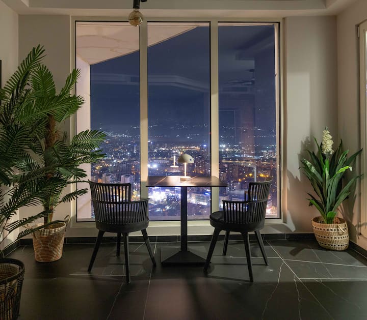 Digital Nomad Penthouse • 250m2 • 5br • Fast Wi-fi - Skopje