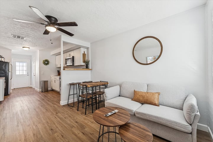 Downtown Chandler Escape – Walkable Location - Chandler, AZ