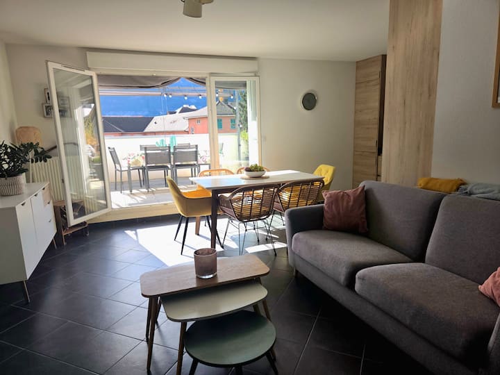 Grand F3 Vue Montagne - Terrasse 42m² Centre-ville - ibis budget Nangy Annemasse
