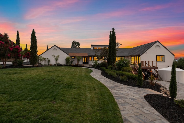 Exclusive Luxury Estate In Natural Serenity - Santa Rosa, CA