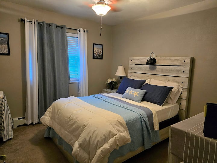 Gj Beach Room - Grand Junction, CO