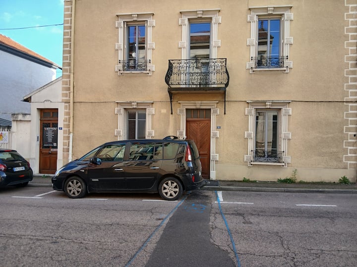 Très Bel Appartement Au Rez-de-chaussée - Roanne