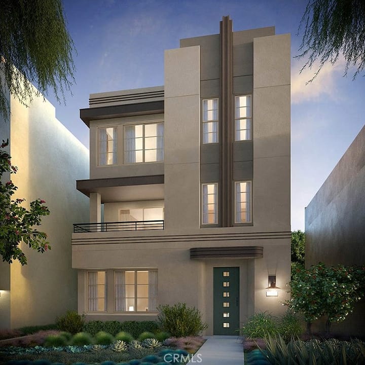 Modern Family Home Near Great Park - Irvine, CA