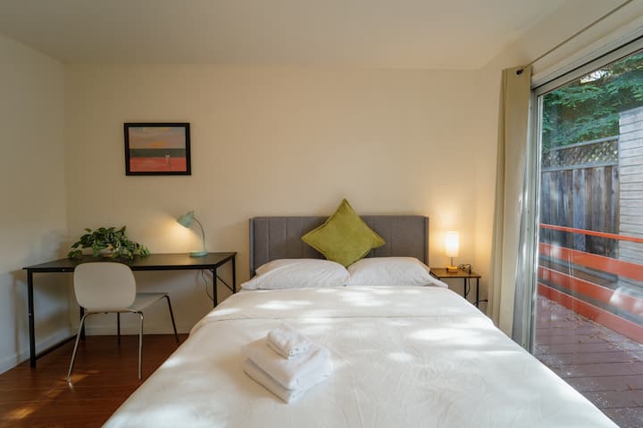 Spacious 2br Unit W/ Private Bath & Entry - Mountain View, CA