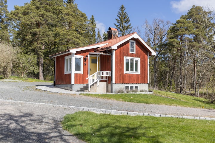 Cabin On Small Farm - Hallstavik