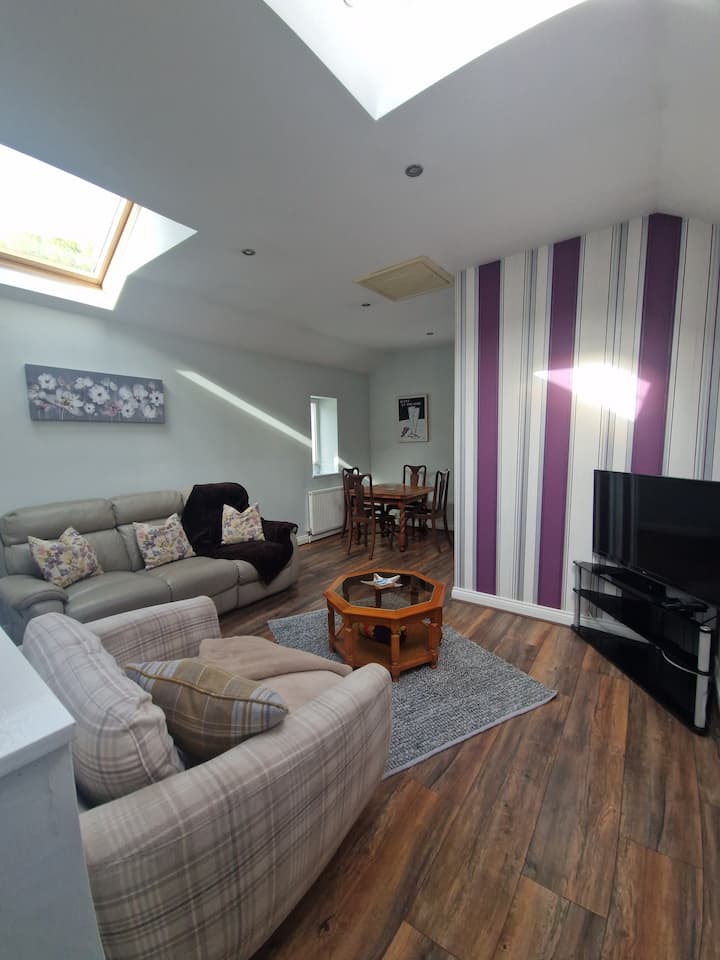 Coombe Park Cottage, Upside-down Stay, Torquay. - Torquay