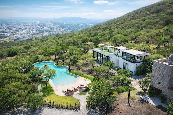 Casa Valora Juriquilla — Heated Jacuzzi & Views - Mexico