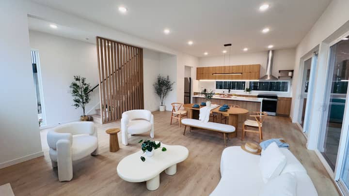 New Build 3br Designer Home + Spa Bathroom - Mountlake Terrace, WA