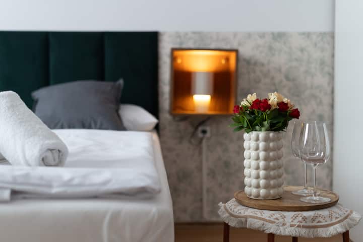 St7 ツ 3 Bedrooms/ City Center/ Train Station - Polen