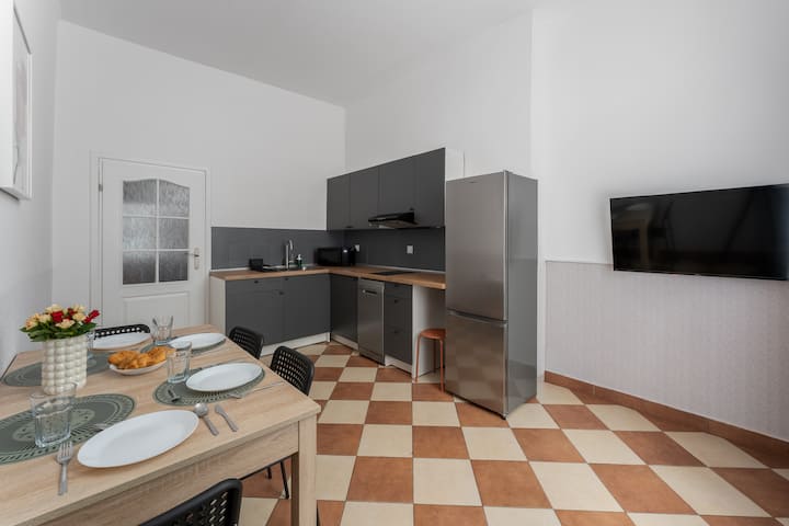 St7 ツ 3 Bedrooms/ City Center/ Train Station - Krakow