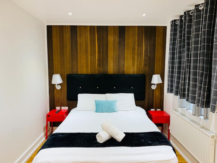 Wonderful One Bedroom Apartment In Great Location - Londen