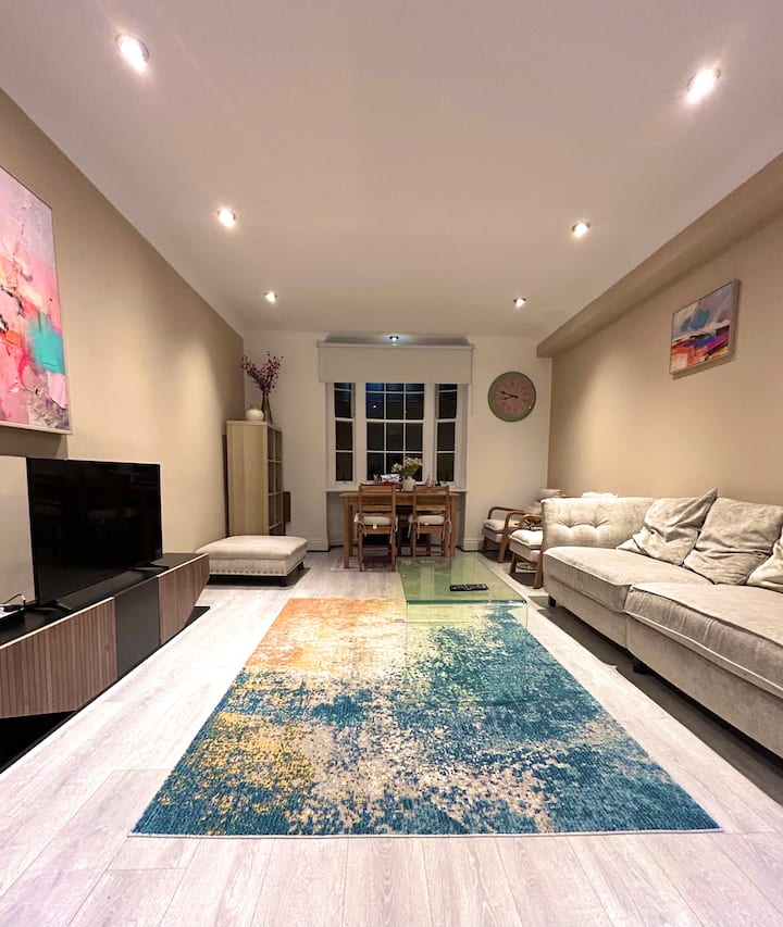 Queensway, Bayswater | Luxe 2 Bed Apt By Hyde Park - London