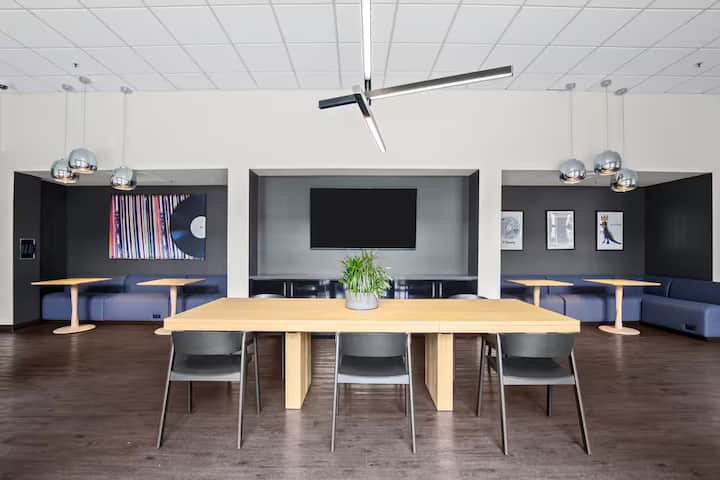 Cozy & Spacious Studio Apt. Overlooking Japantown - San Francisco, CA