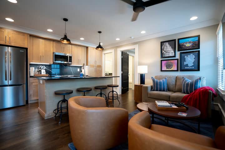 Fully Furnished 1br Garage Apt W Garage Parking - Charlotte, NC