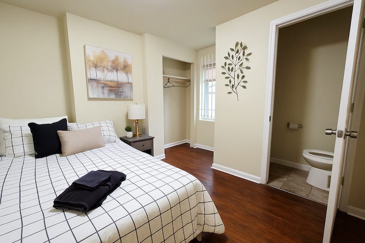 Downtown Room* Private Toilet *Streaming Tv - Baltimore, MD