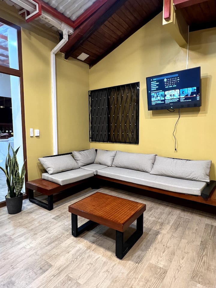 Casa Ideal Para Familias Y Amigos- Jacuzzi Y Bbq - Puyo