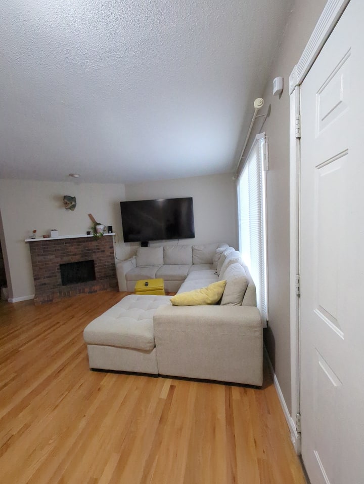 Comfy And Quiet Home With Easy City Acess - Cheyenne, WY