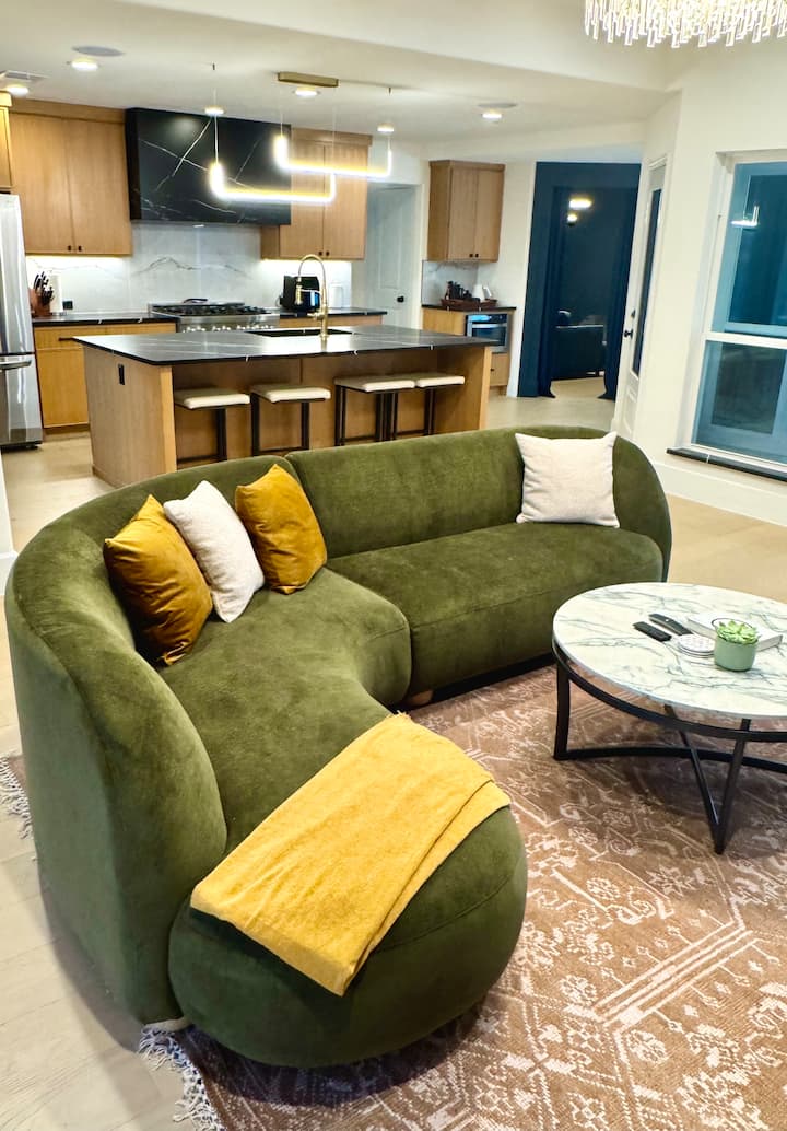 Southern Charm: Big Pool + Hot Tub + Movie Theater - Plano