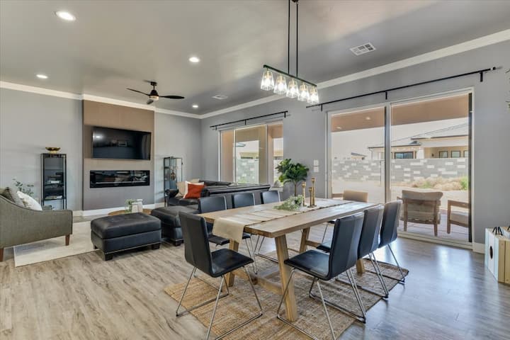 Hurricane Luxe Hot Tub Home| Pet Ok | Bbq Ready - Hurricane, UT