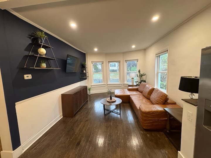 Summit 3br/2ba: Near Train, Pets, Laundry, Parking - Morristown, NJ