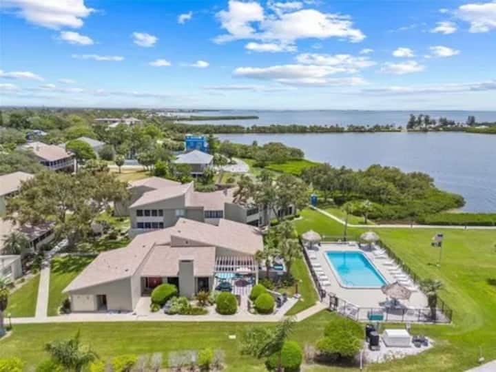 Hidden Gem On The Gulf - Tarpon Springs, FL